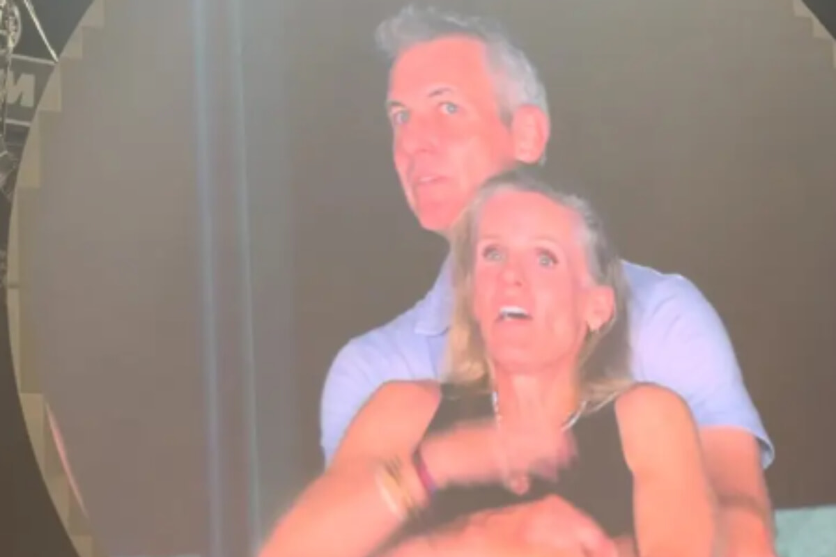 Coldplay 'Kiss Cam' Catches Tech CEO Having Affair With His HR Chief - Concert Buzz in Boston ...